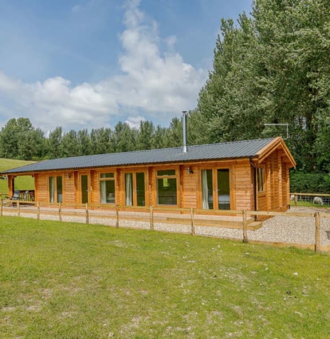 Two Hoots – Peckmoor Farm Lodges