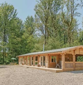 Waters Edge – Peckmoor Farm Lodges